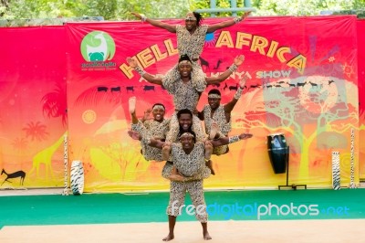 Acrobatic Kenya Show In Dusit Zoo, In The July 27, 2016. Bangkok ...